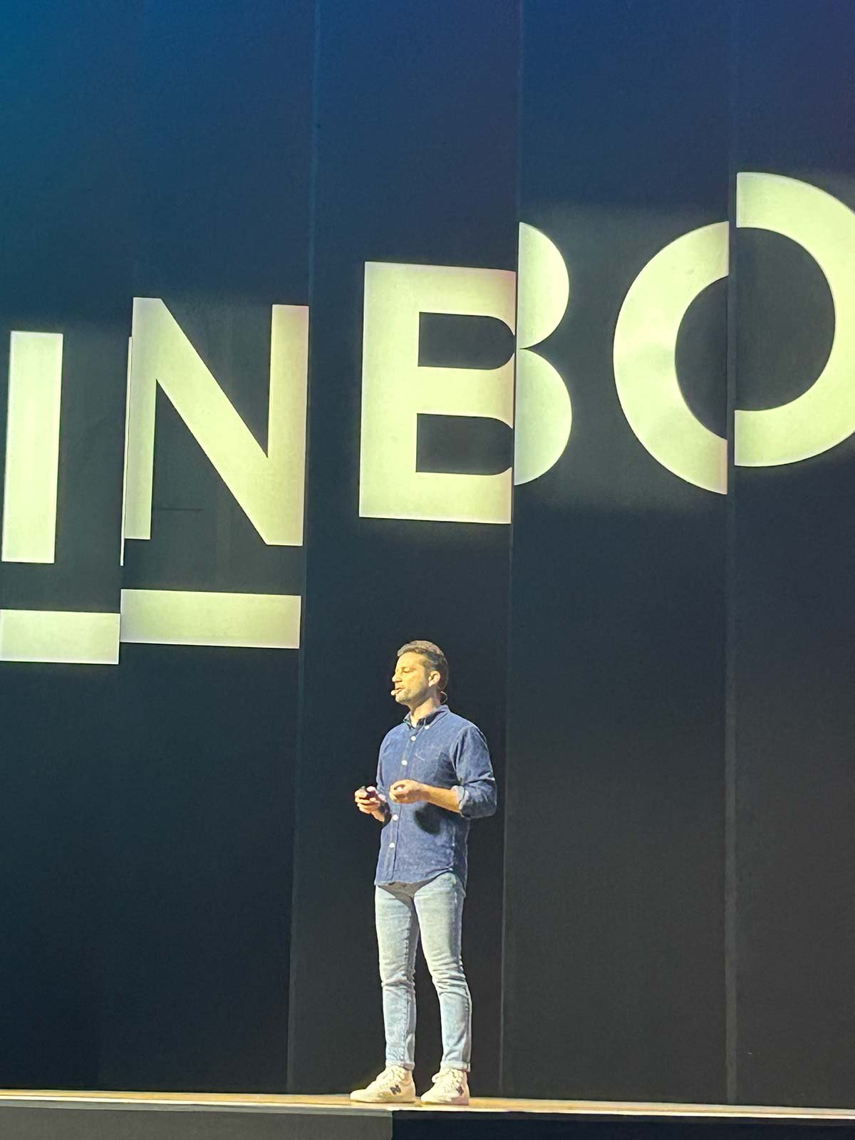 HubSpot unveils AI-based Campaign Assistant, LinkedIn tie-in | TechTarget