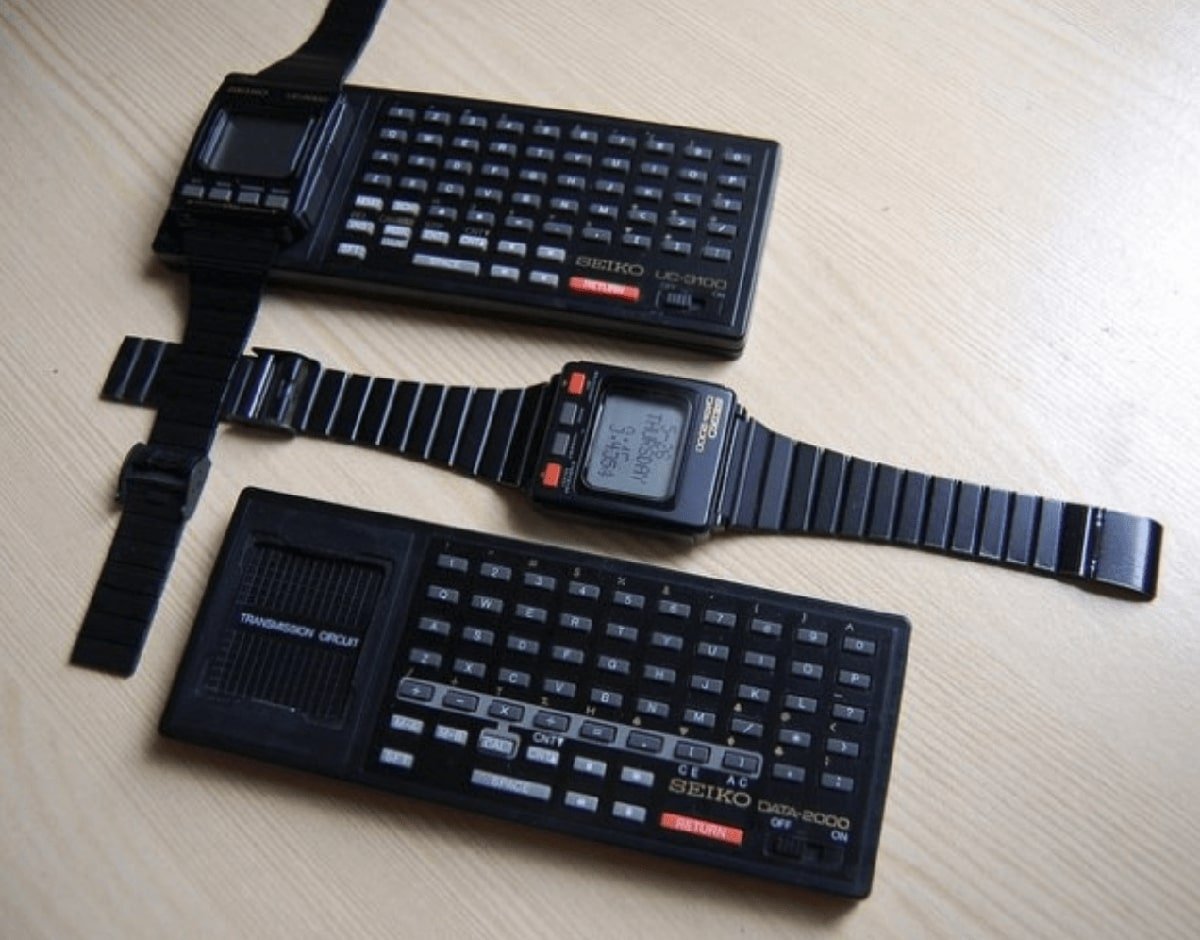 What is a smartwatch?