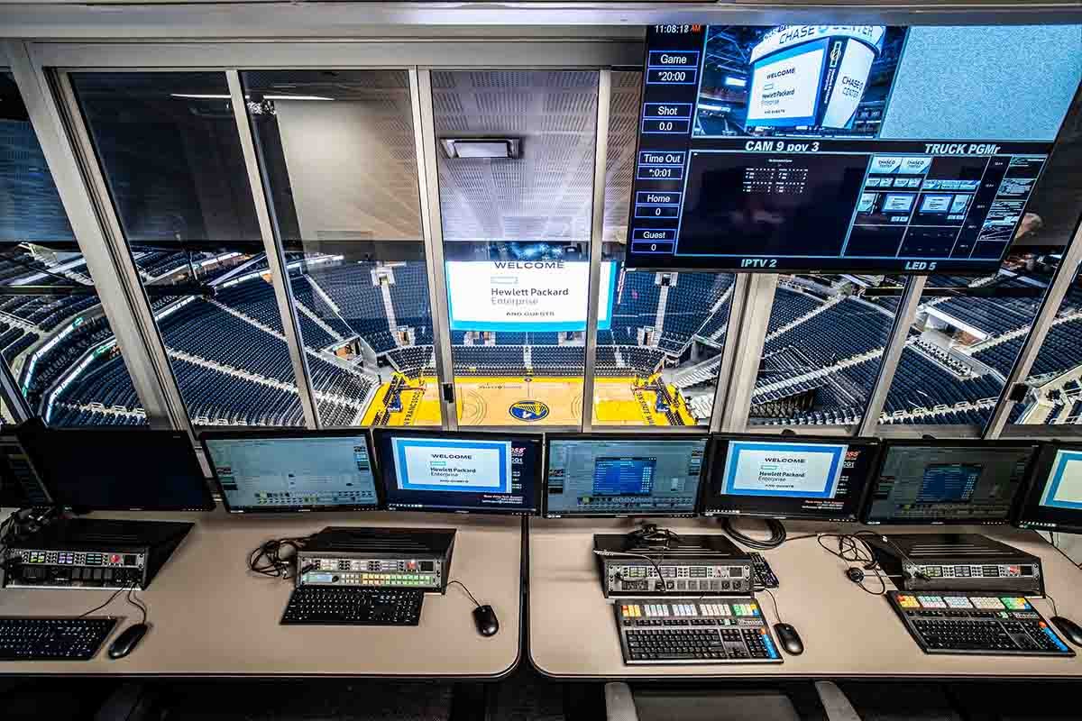 Warriors joins other NBA teams in building smart arenas | TechTarget